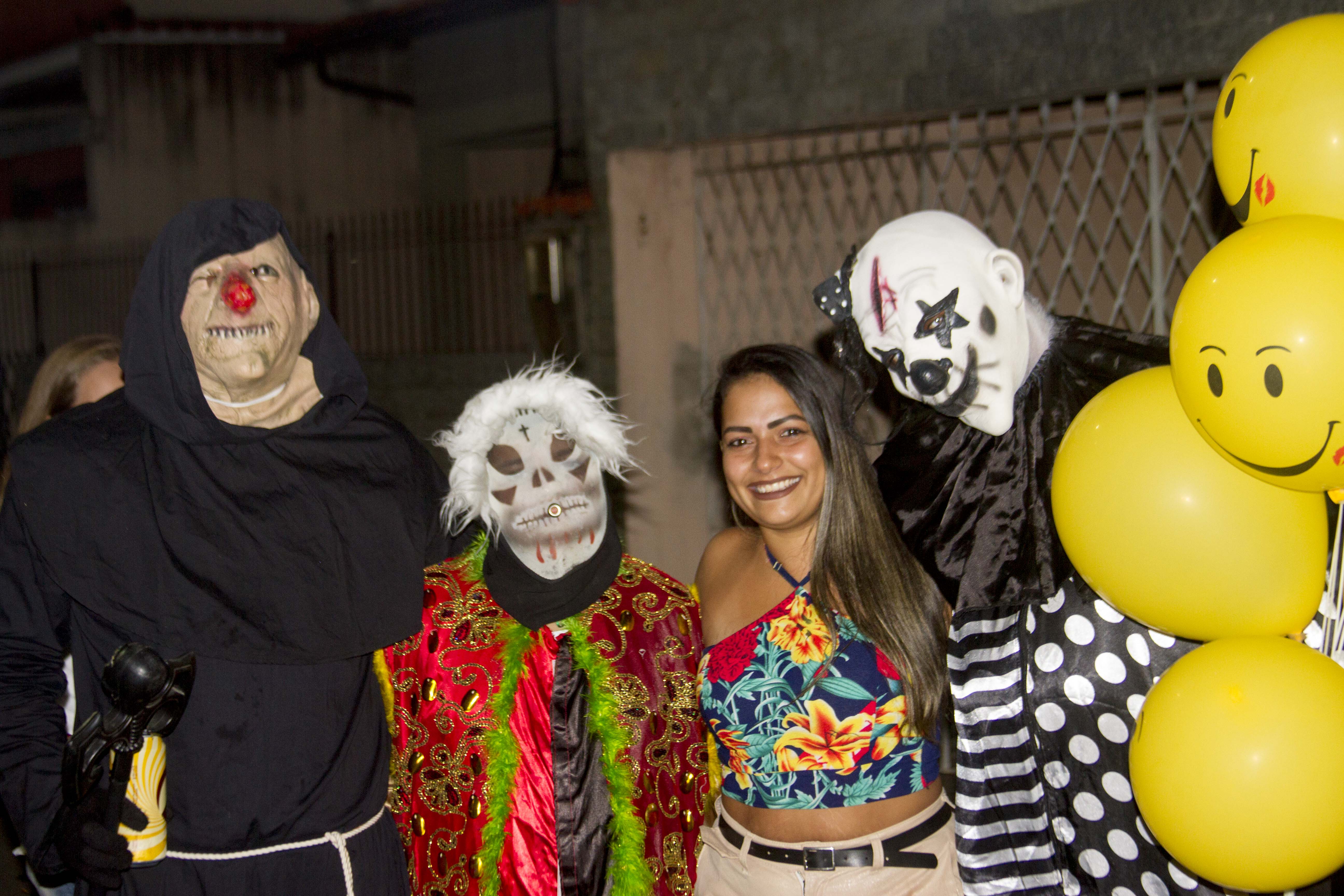 Blocos de embalo mantêm tradição no carnaval pinheiralense - A Voz da ...