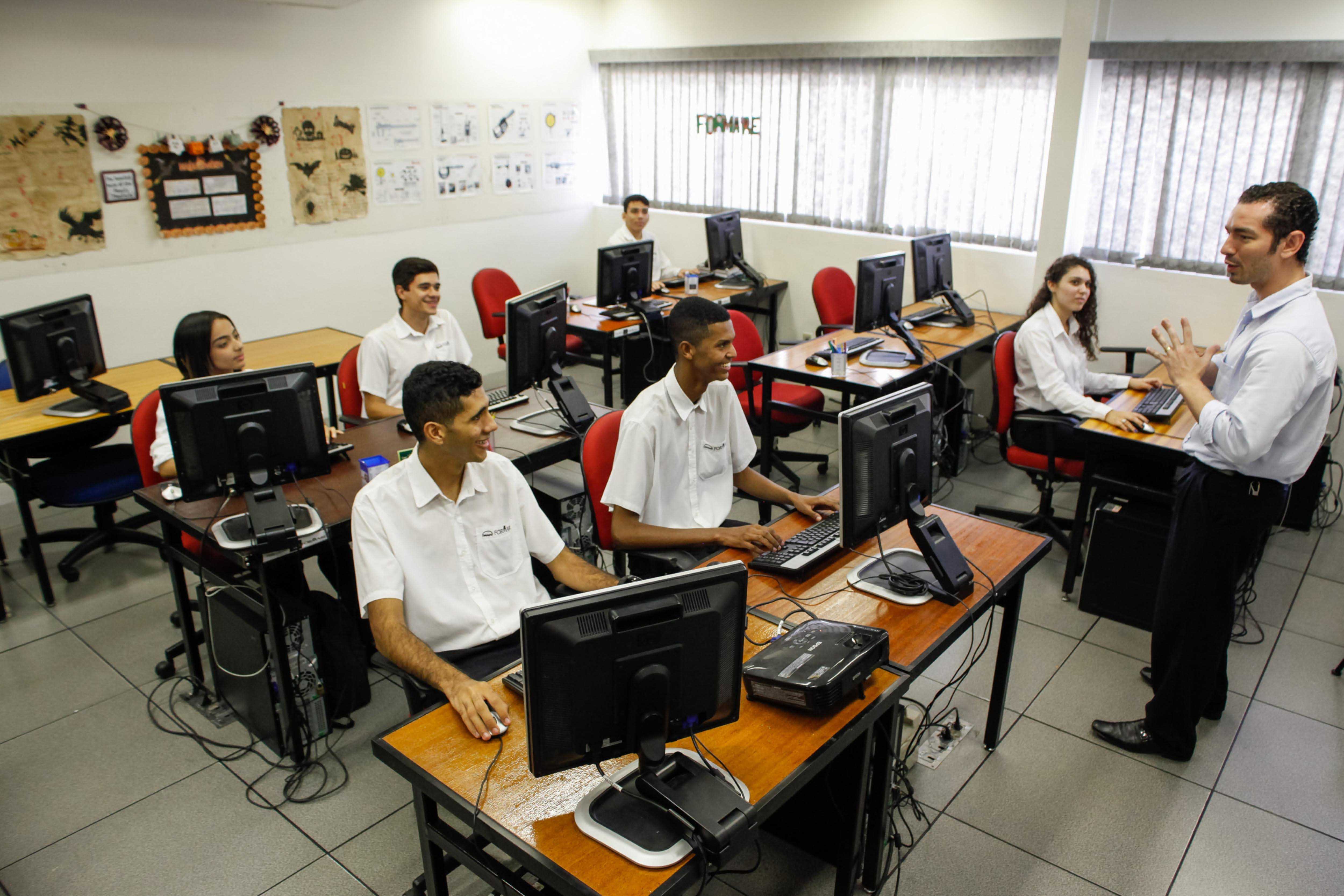 Programa Formare abre inscrições para futuros profissionais - A Voz da ...