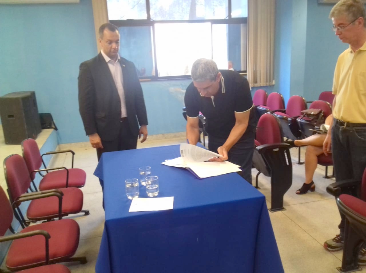 Quatis adere a REDESIM para a emissão de alvará eletrônico - A Voz da ...