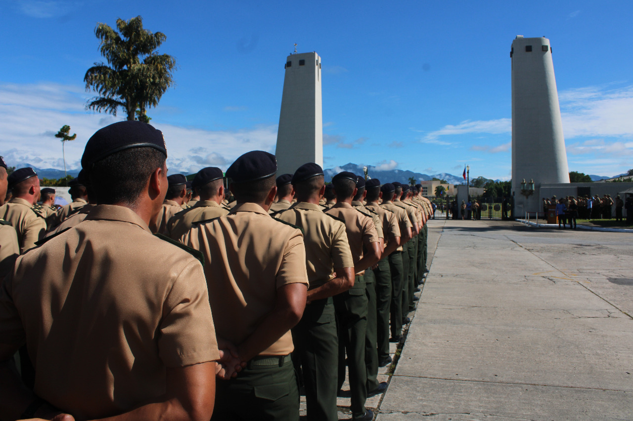 Aman em Resende recebe novos Cadetes em solenidade restrita aos alunos ...