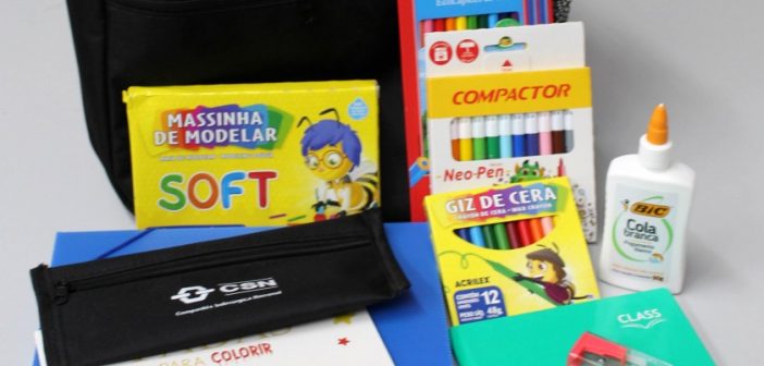 CSN faz distribuição de kits escolares para colaboradores - A Voz da Cidade