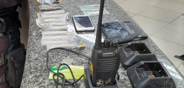 PM detém dois homens com drogas e motos no Água Limpa - A Voz da Cidade PM detém dois homens com drogas e motos no Água Limpa - A Voz da Cidade
