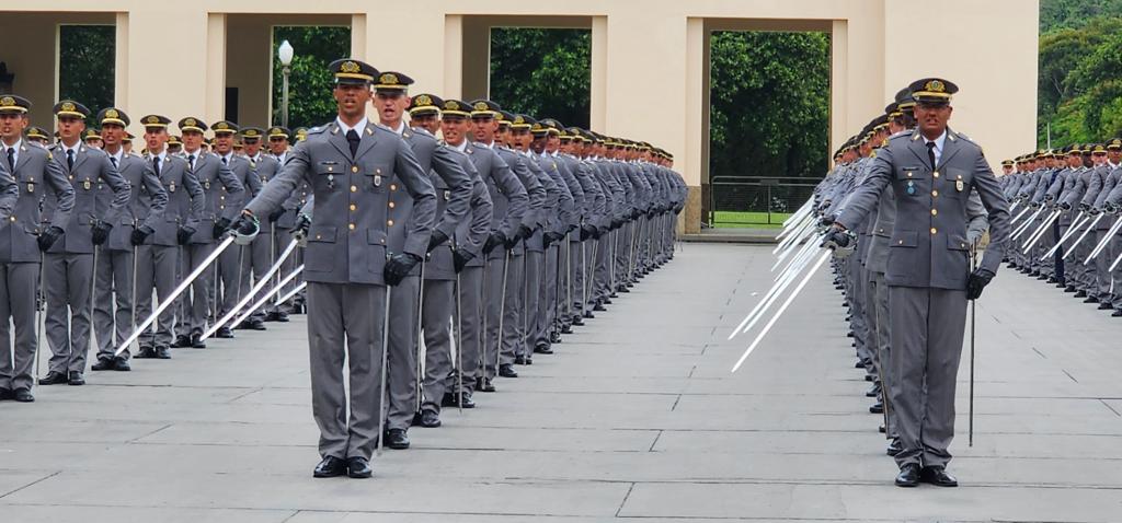 Cerimônia de Declaração de Aspirantes a Oficial é realizada na Aman, em ...