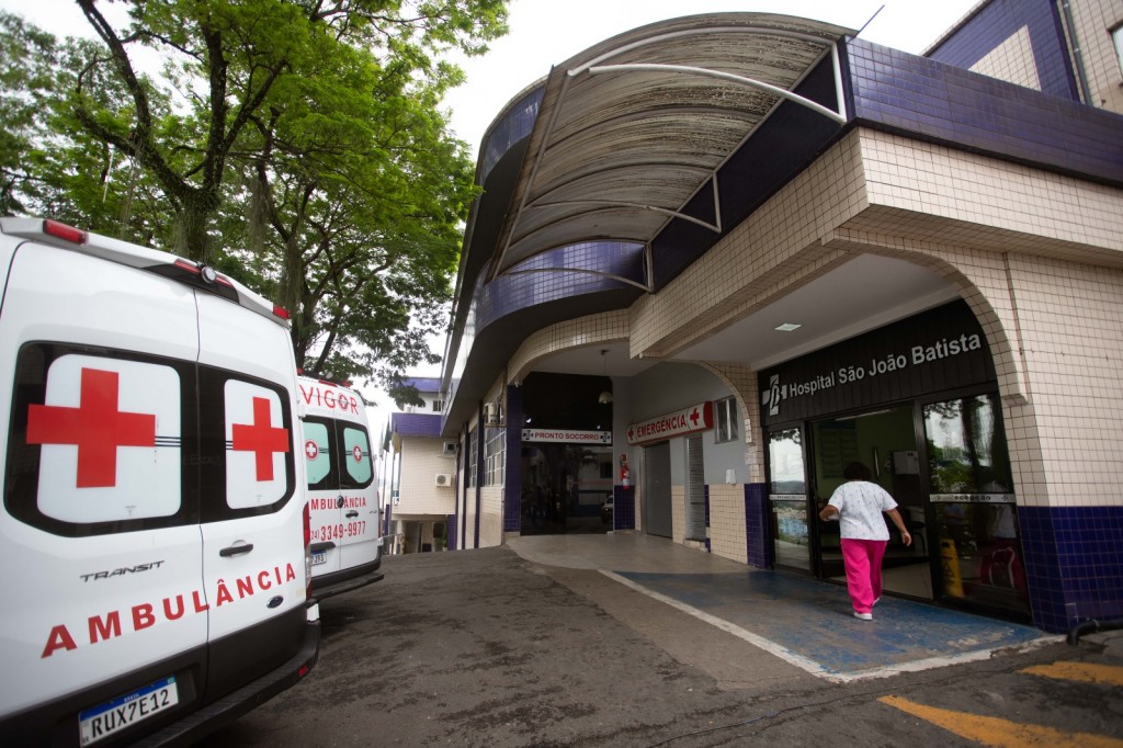 Hospital São João Batista, em Volta Redonda, realiza cirurgia de ...