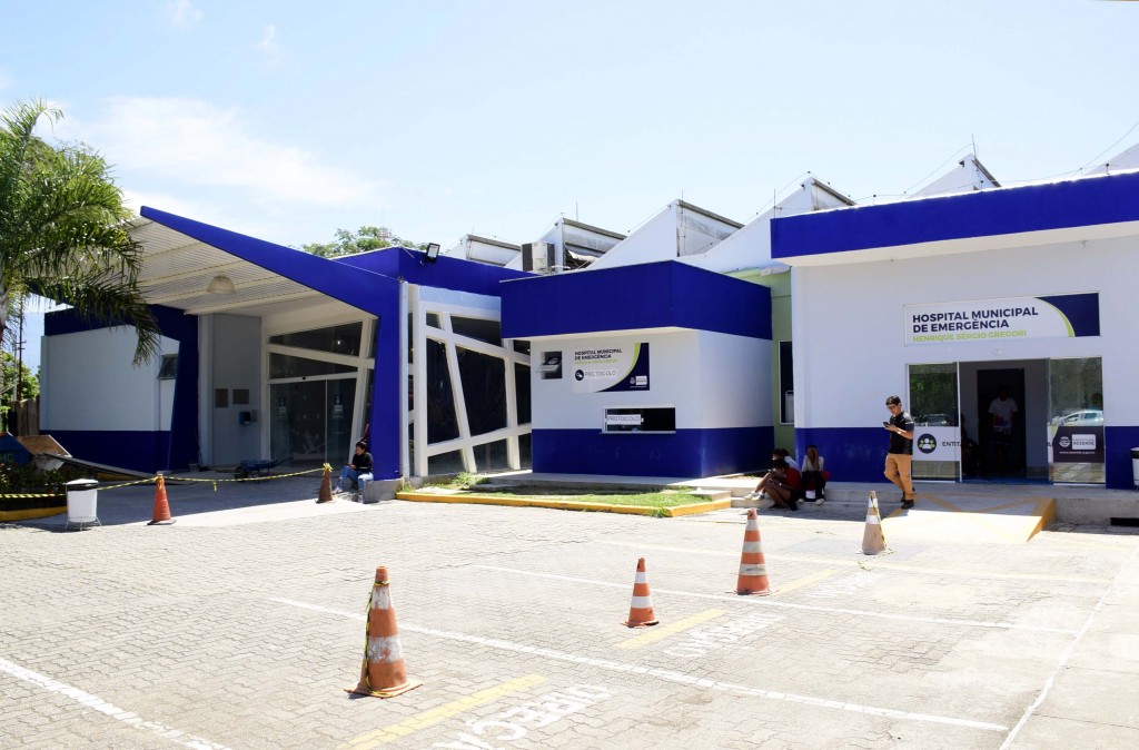 Equipe do Hospital Municipal de Emergência de Resende realiza primeira ...
