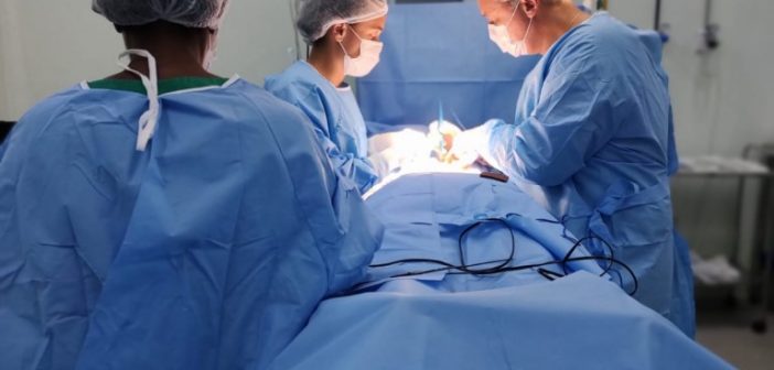 “Coluna Reta” realiza mais duas cirurgias em Volta Redonda - A Voz da ...