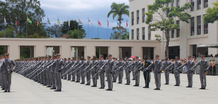 Aman comemora 213 anos de fundação e Dia do Exército com várias ...